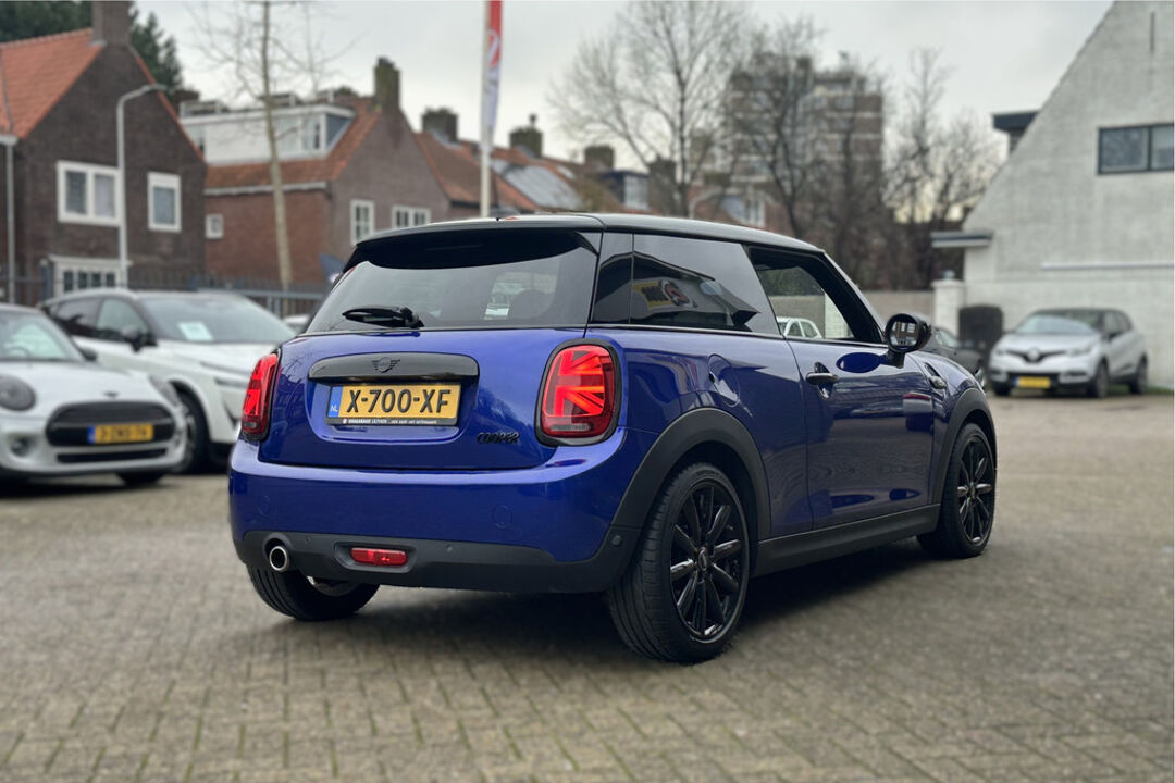 MINI Cooper Mini 1.5 136pk Chilli | Black Edition | Vakgarage