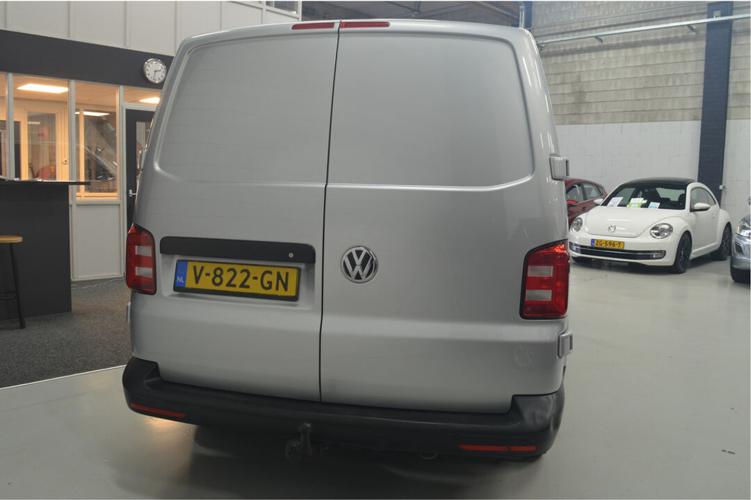 Volkswagen Transporter 2.0 TDI L2H1 DC | Vakgarage