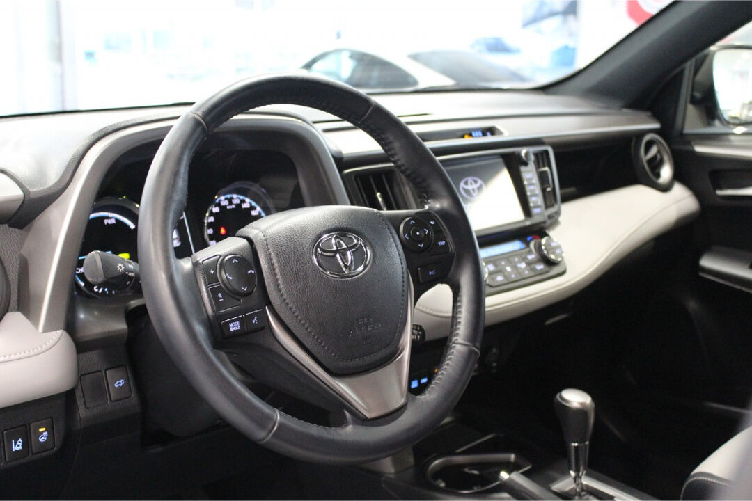 Toyota RAV4 Hybrid Executive/4x4/TREKHAAK/LEDER | Vakgarage