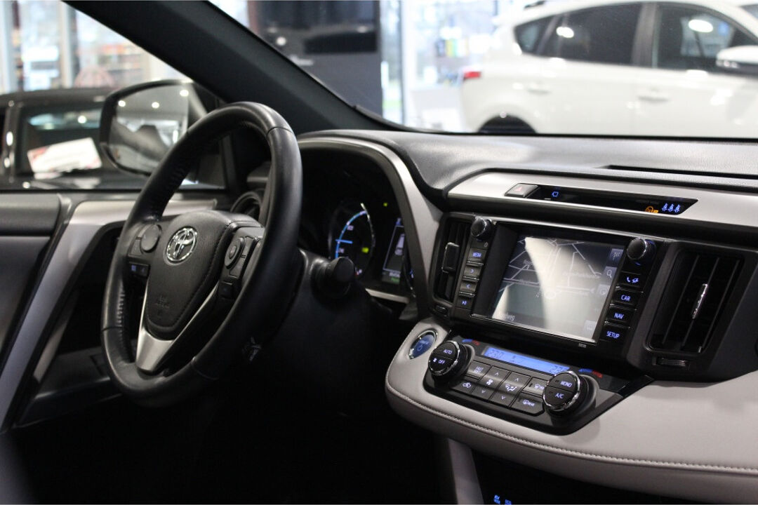 Toyota RAV4 Hybrid Executive/4x4/TREKHAAK/LEDER | Vakgarage